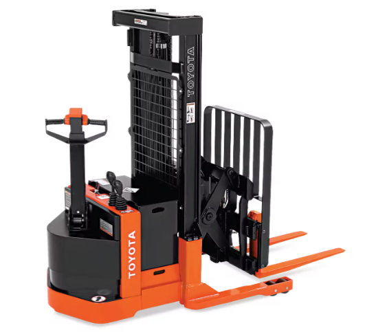 Walkie Stackers vs. Forklifts: What’s the Difference?