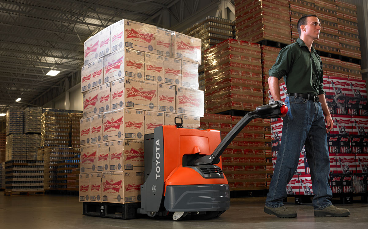 Toyota 8HBW23 Electric Walkie Pallet Jack